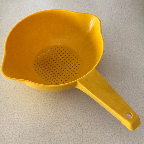 Tupperware | Kitchen | Vintage Yellow Strainer | Poshmark